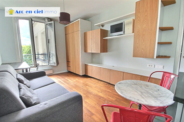 Paris 18ème, Grandes Carrières, Clichy : Appartement 1 pièce à vendre