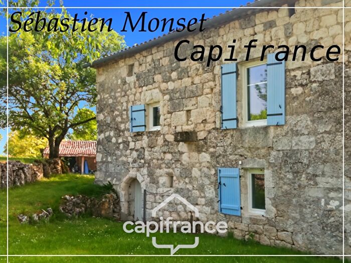 Maison 15 pièces à Saint-Robert, à vendre