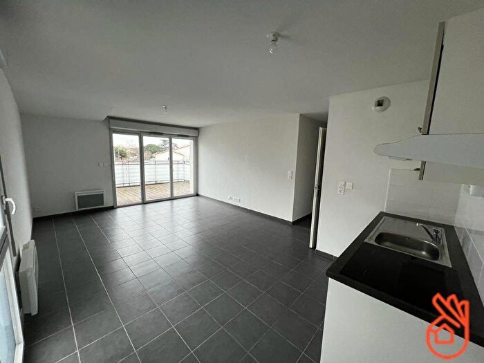 Le Bas de Villeneuve-Tolosane : Appartement 3 pièces à louer