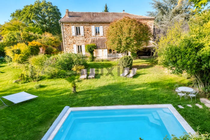 Maison 8 pièces à postalCode, à vendre