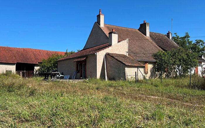 Maison à vendre - Saint-Gervais-en-Vallière - 3 pièces - 14 chambres