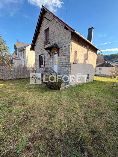 Maison à vendre - Riom-ès-Montagnes - 4 pièces - 3 chambres