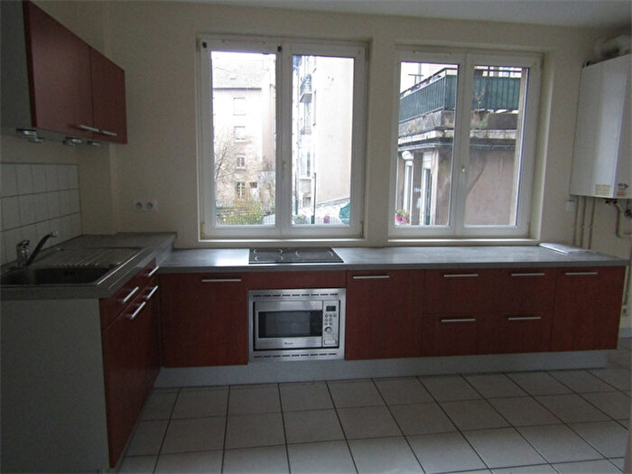 Appartement à louer - Charmes - 4 pièces - 3 chambres