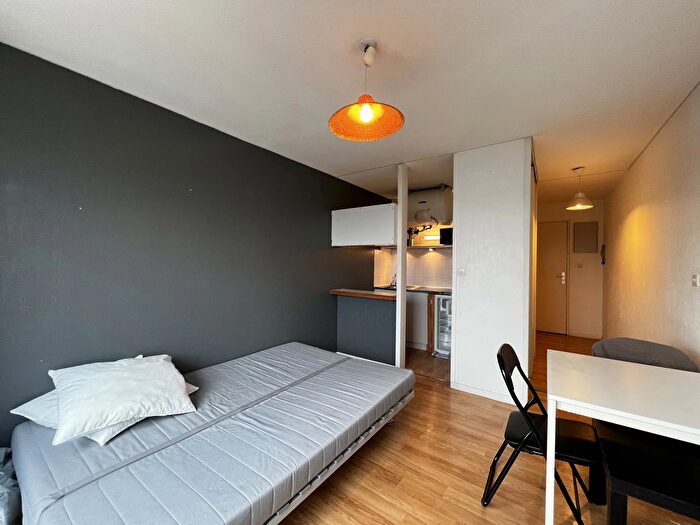 Appartement à louer - Bordeaux, Victoire, Sainte-Eulalie - 1 pièce