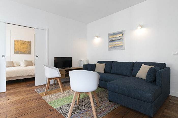 Appartement à louer - Paris e , Chaillot - 2 pièces - 1 chambre