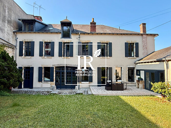 Maison 9 pièces à Vierzon, à vendre