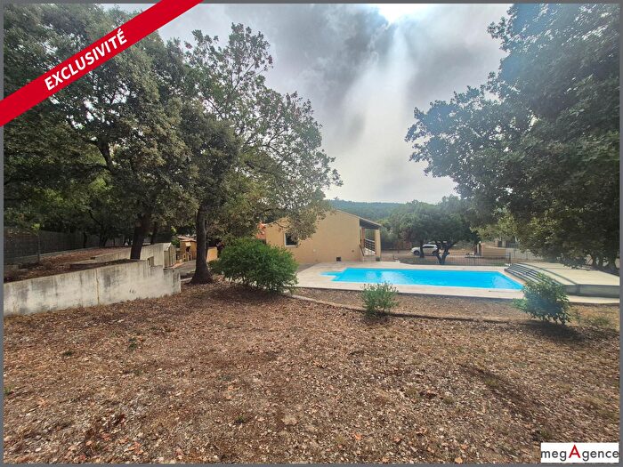 Maison 4 pièces à Méounes-lès-Montrieux, à vendre