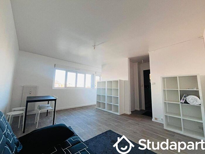 Appartement à louer - Bois dAmour-Porte de Paris-Courlancy, Reims - 1 pièce