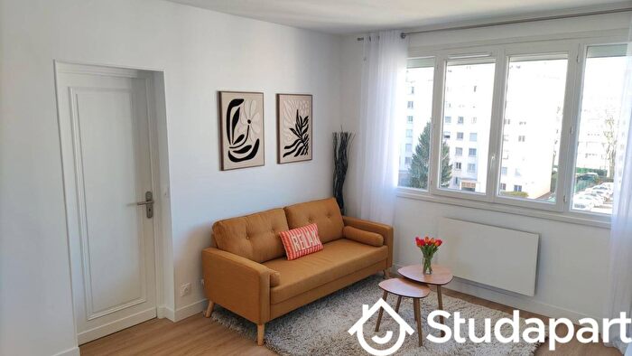 Appartement à louer - Les Pierres Plates, Malakoff - 1 pièce - 2 chambres