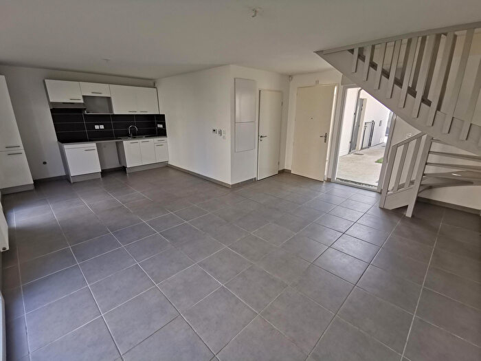Appartement 4 pièces à Saint-Sauveur, à louer