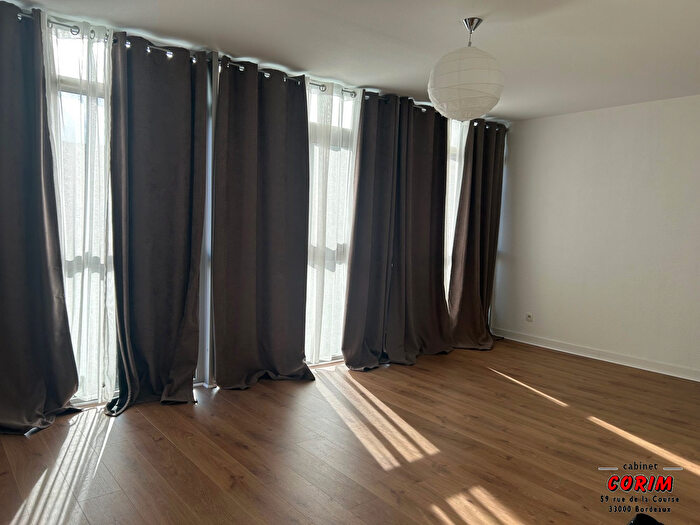 Appartement à louer - Bordeaux - 2 pièces - 1 chambre