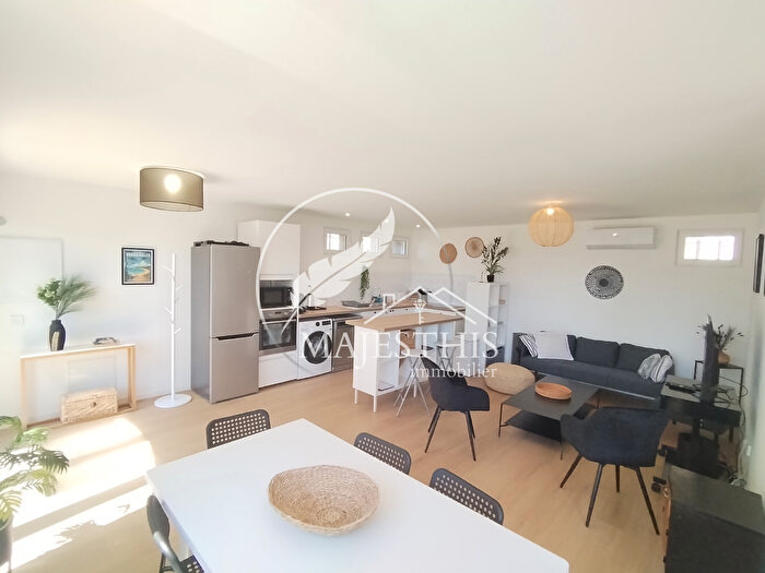 Maison 4 pièces à louer à Hyères, Maurels