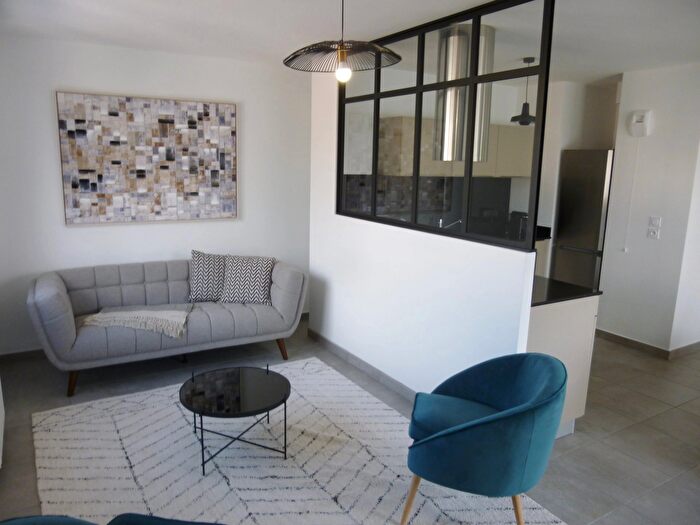 Lyon 8ème, Grand Trou, Moulin à vent, Petite Guille : Appartement 4 pièces à louer