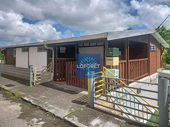 Maison à louer - Rivière-Pilote - 4 pièces - 3 chambres