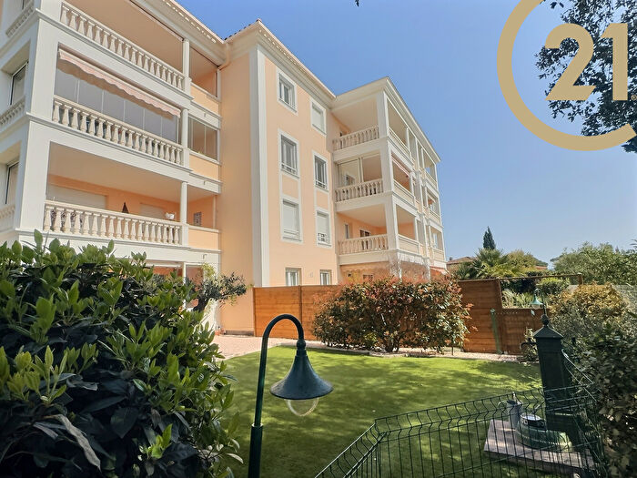 Appartement à vendre - Fréjus - 4 pièces - 3 chambres