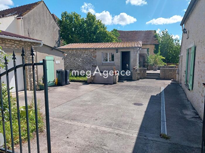 Saint-Loup-de-Naud : Maison 4 pièces à vendre