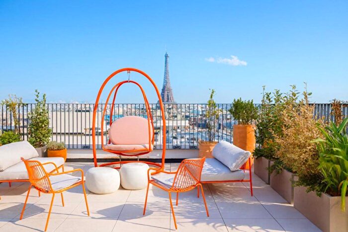 Appartement à louer - Cambronne-Garibaldi, Paris ème arrondissement - 1 pièce - 12 chambres