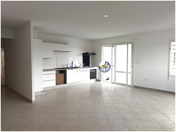 Appartement 4 pièces à louer à Les Abymes