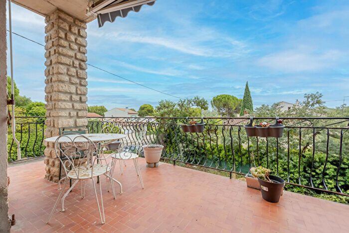 Maison 9 pièces à vendre à Carpentras, Nord