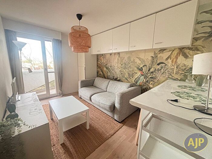 Appartement à louer - Brivazac, Pessac - 1 pièce