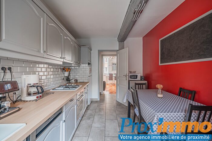 Appartement à vendre - Voiron, Centre-ville, Gare - 5 pièces - 3 chambres