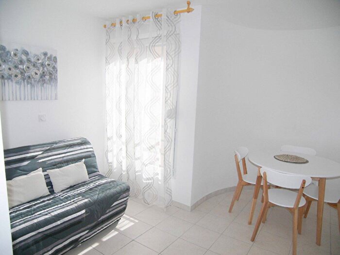 Saint Roch, Nice : Appartement 1 pièce à louer