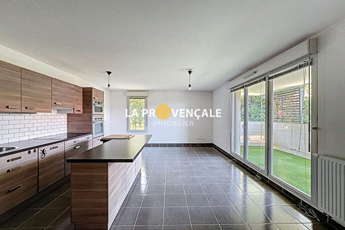 Appartement à vendre - Trets - 3 pièces - 2 chambres