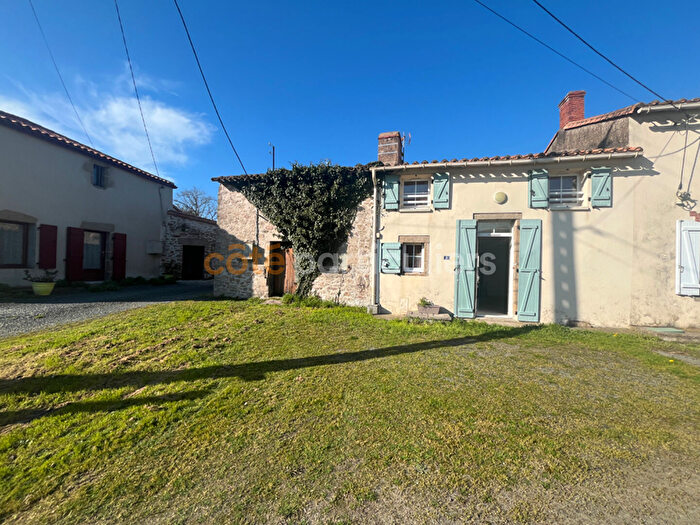 Maison à vendre - Saint-Hilaire-de-Loulay - 4 pièces - 2 chambres