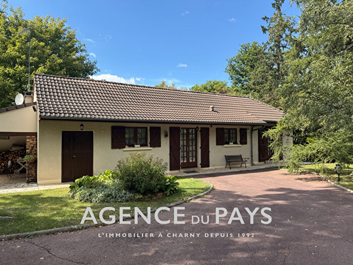 Maison à vendre - Château-Renard - 5 pièces - 3 chambres