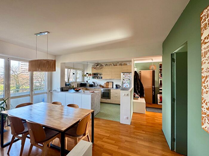 Appartement à vendre - Quartiers Ouest, Bourg lEvesque - 6 pièces - 4 chambres