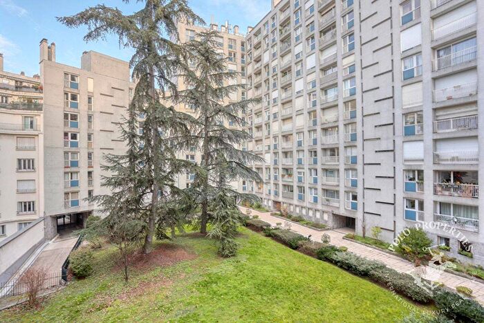 Appartement à louer - Dupleix-Motte Picquet, Paris ème arrondissement - 3 pièces - 2 chambres