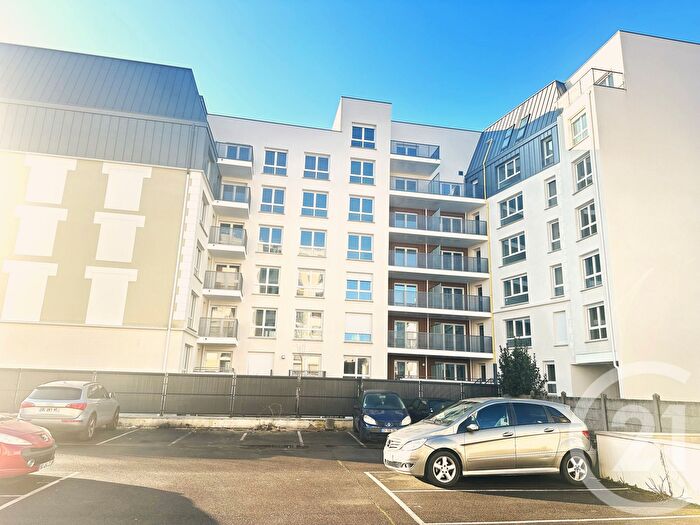 Appartement à louer - Juvisy-sur-Orge, Centre-ville, Entrevoies, Seine - 1 pièce