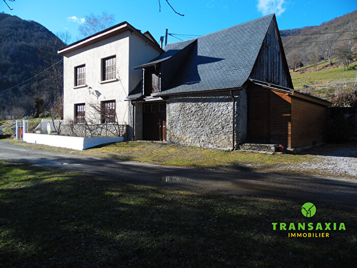 Maison 8 pièces à vendre à Saint-Lary