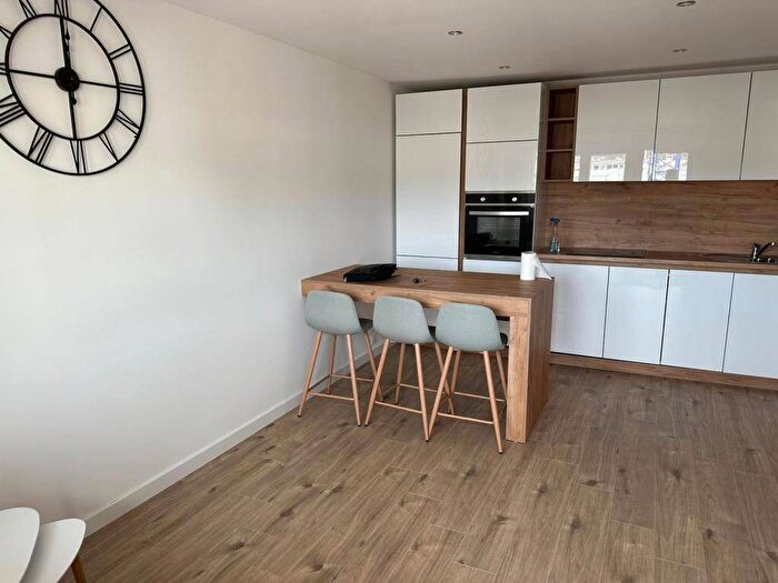 Appartement à louer - Centre, Annemasse - 3 pièces - 2 chambres