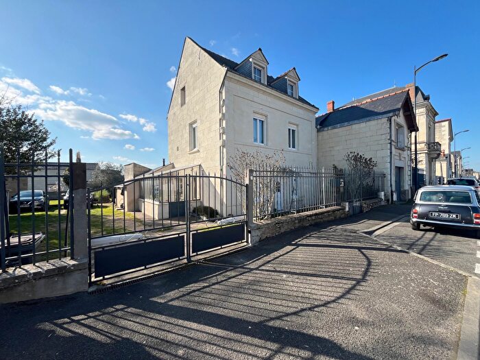 Maison à vendre - Saumur, Chemin Vert, Violettes - 6 pièces - 4 chambres
