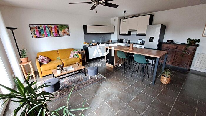 Appartement à louer - Aristide-Briand, Fontaine - 3 pièces - 2 chambres