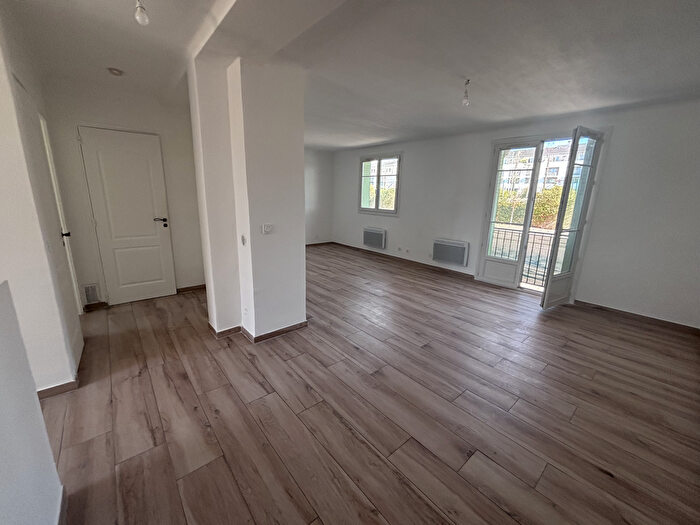 Appartement à louer - Salon-de-Provence, Aires de la Dime, Le Quintin - 2 pièces - 1 chambre