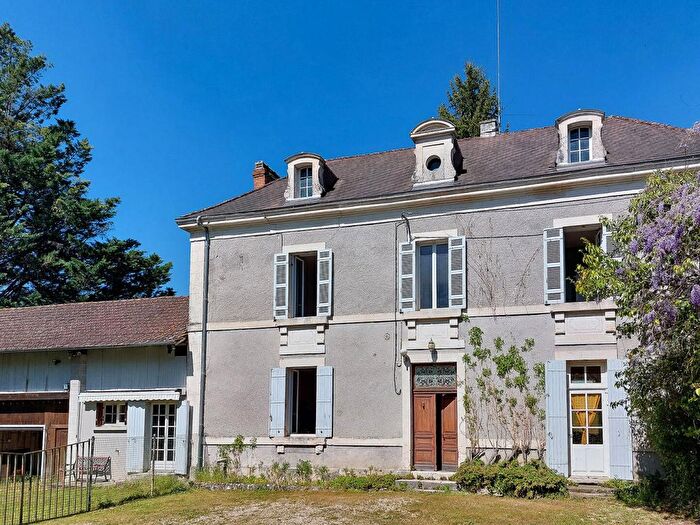 Saint-Astier : Maison 8 pièces à vendre