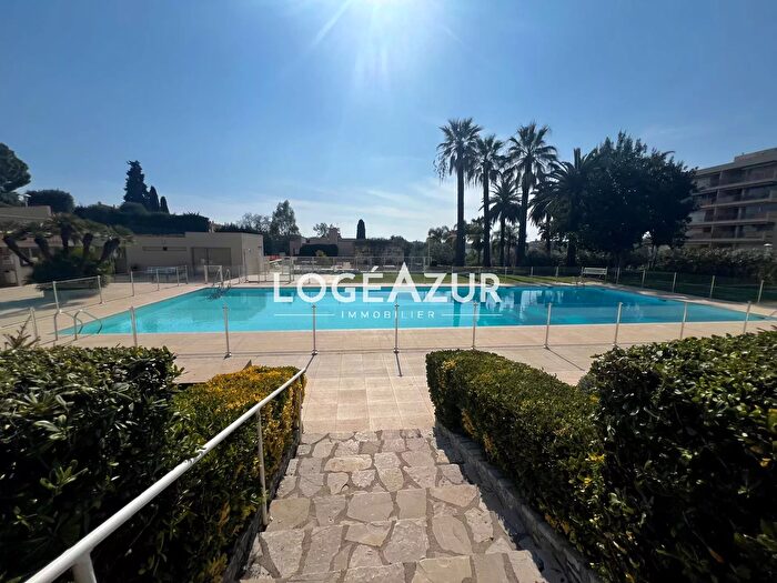 Antibes, Antibes-les-Pins, Trianon, Le Fournel, Peyregoue : Appartement 3 pièces à louer
