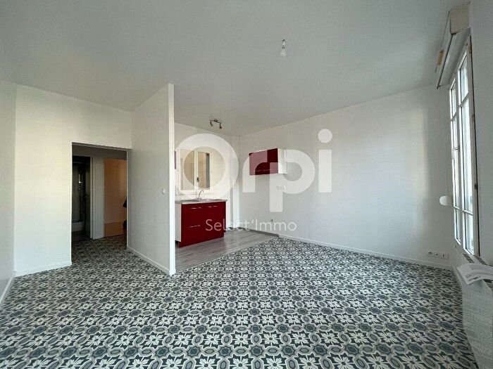 Centre Ville-Cathédrale, Évreux : Appartement 2 pièces à louer