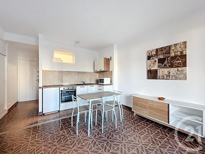 Appartement à louer - Ajaccio, La Viletta, Pietrina, Gare - 1 pièce