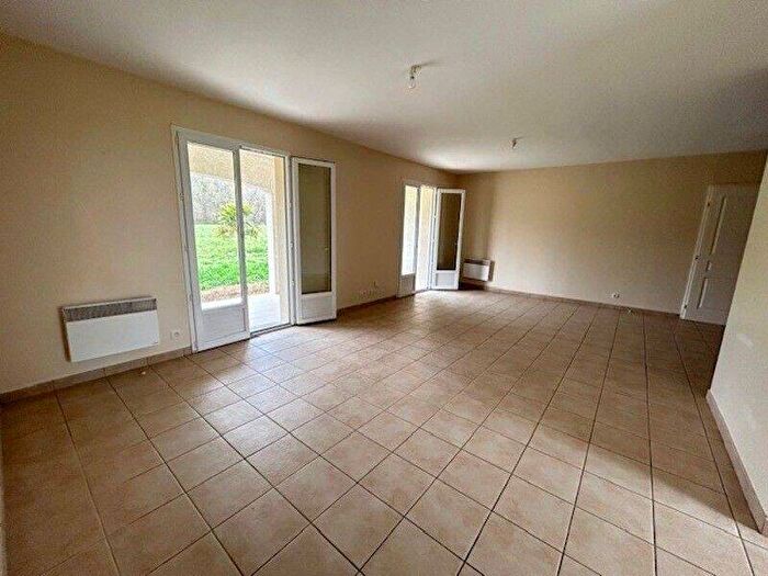 Maison à louer - Saint-Sever-de-Rustan - 4 pièces - 3 chambres