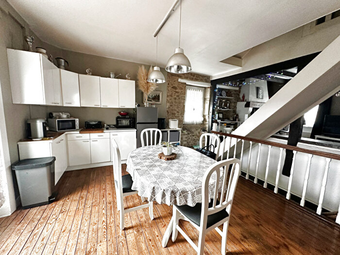 Maison à vendre - Nantiat - 5 pièces - 3 chambres