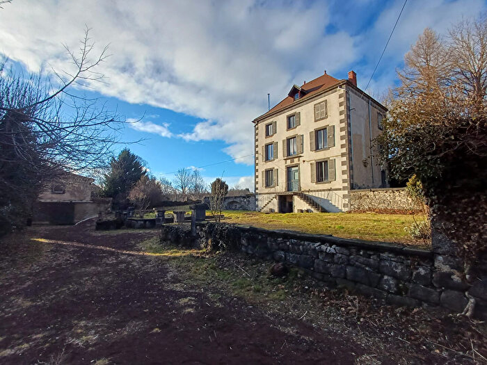 Maison à vendre - Pontgibaud - 5 pièces - 3 chambres