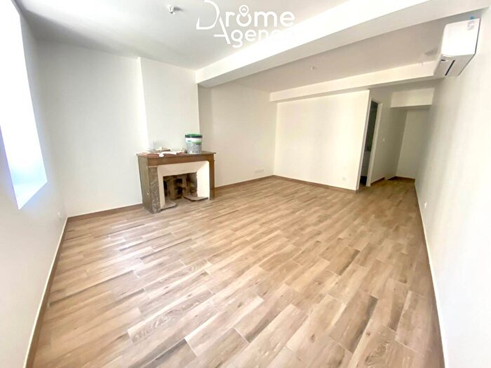 Appartement à louer - Chatiou-Duchesne, Romans-sur-Isère - 4 pièces - 3 chambres