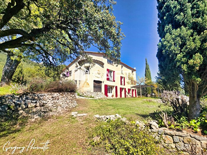 Le Revest-les-Eaux : Maison 10 pièces à vendre