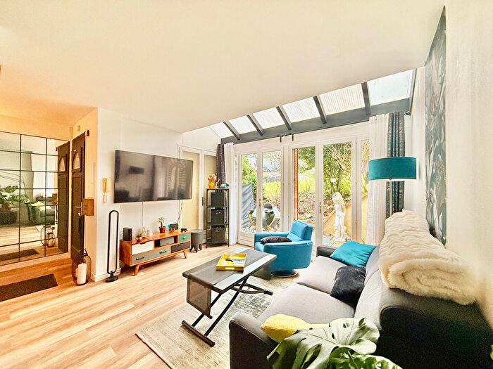 Appartement à vendre - Thiais, Proche Choisy - 4 pièces - 2 chambres