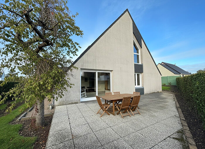 Maison à vendre - Landivisiau - 7 pièces - 4 chambres