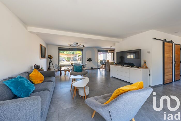 Maison à vendre - Fleury-en-Bière - 5 pièces - 4 chambres