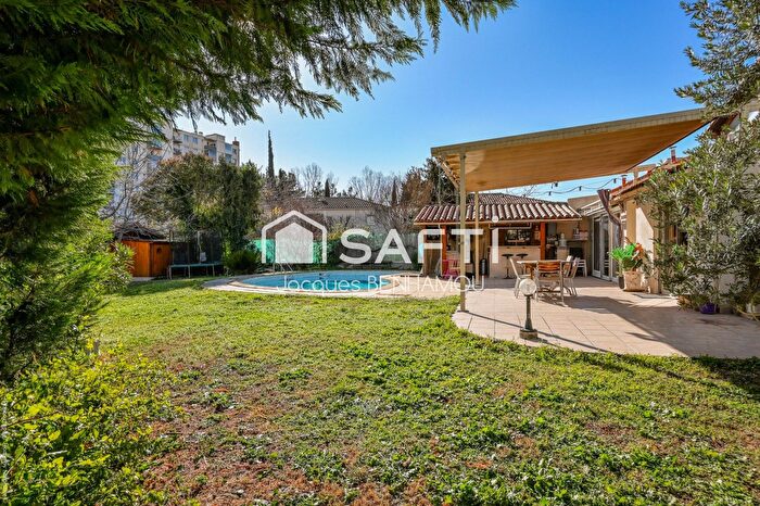 Maison à vendre - Marseille e , Malpassé - 7 pièces - 5 chambres